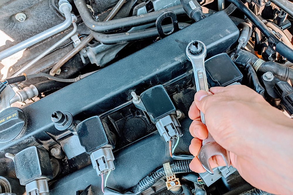 Spark Plugs Replacement · DH